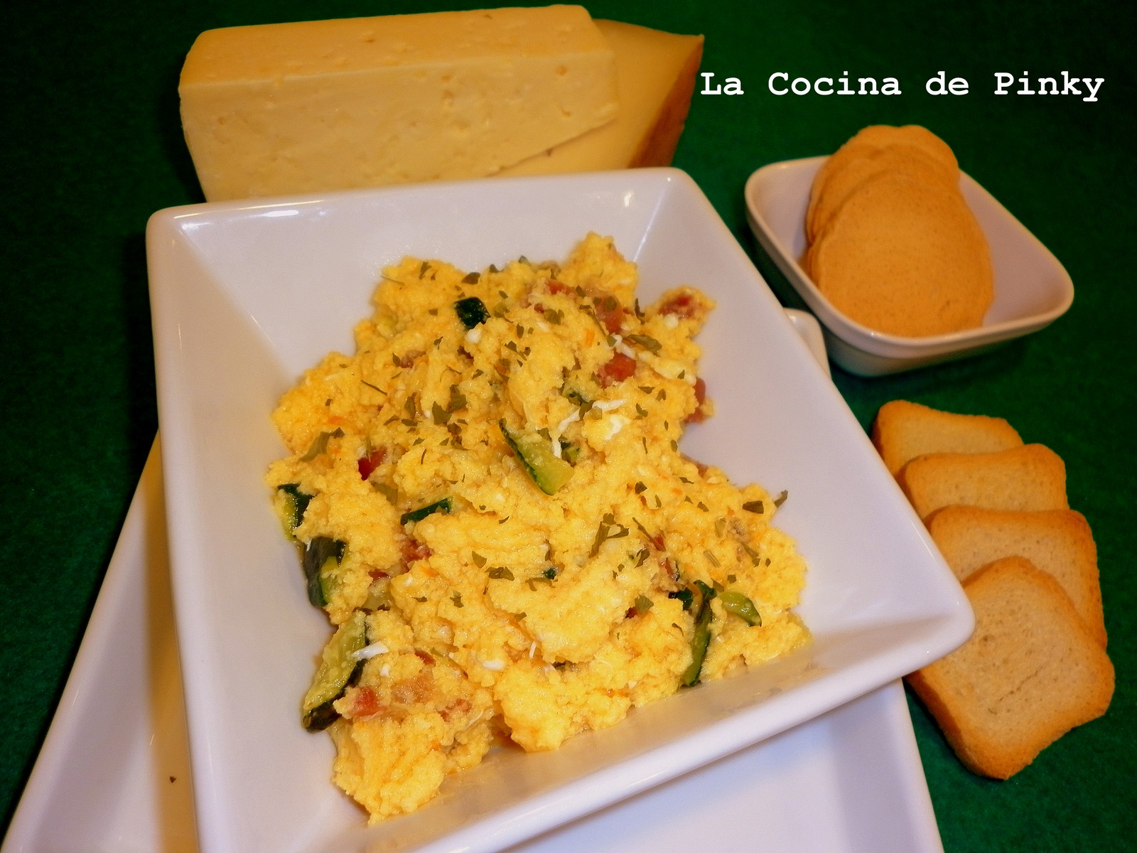LA COCINA DE PINKY: HUEVOS REVUELTOS CON CALABACIN Y QUESO